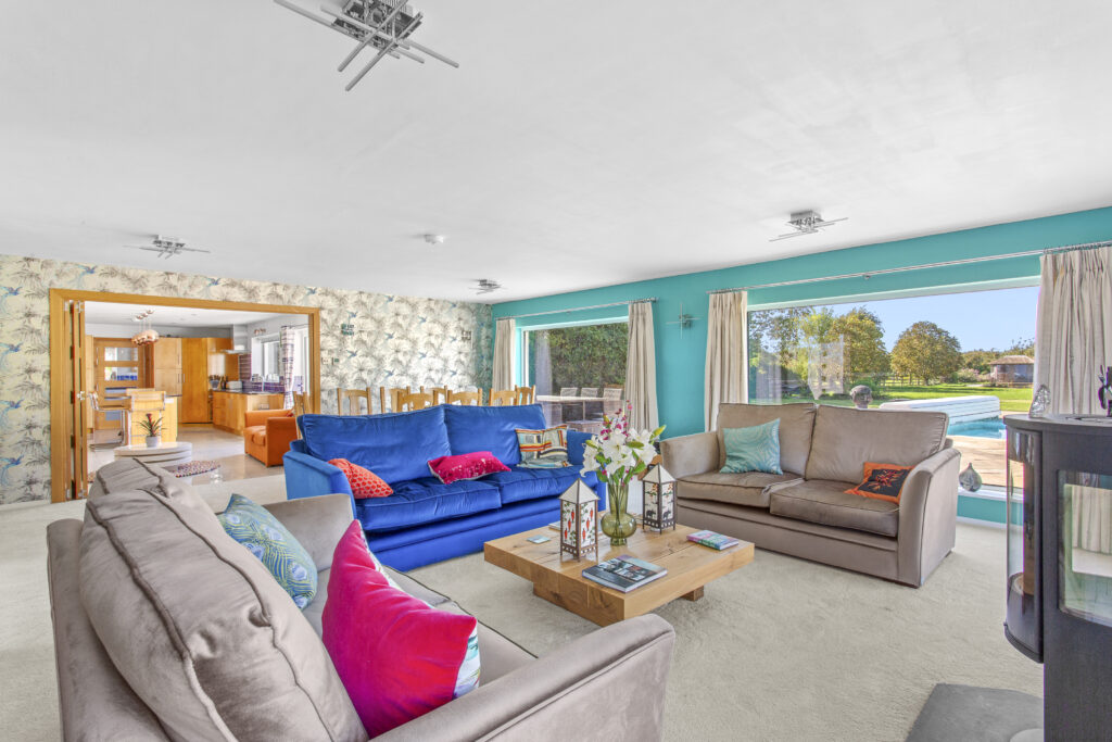 Crowbrook Road, Askett, HP27 - Tim Russ Estate Agents
